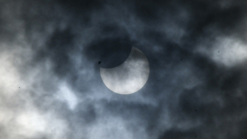 Pogledajte kako je izgledalo pomračenje Sunca posmatrano iz BiH (FOTO)
